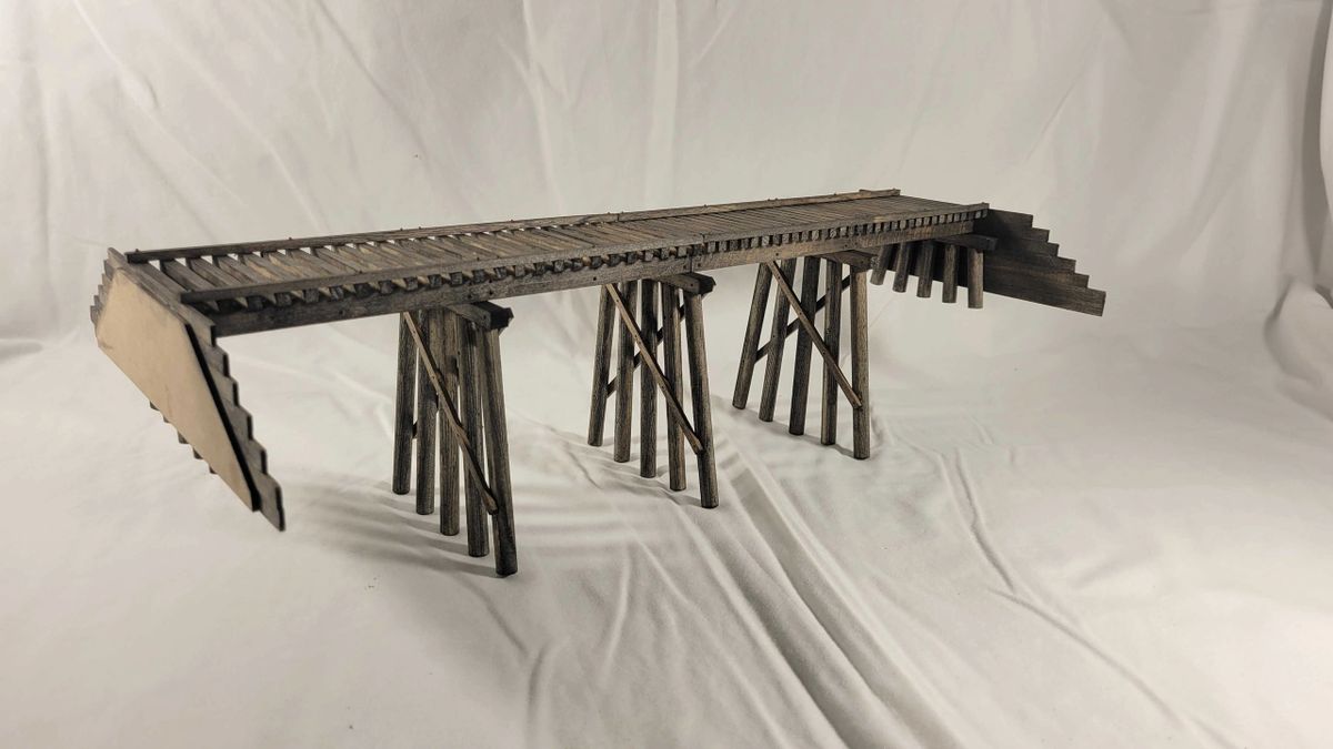 EH5041: 64' Pile Trestle (Southern Pacific, One Bay - 5 Leg)