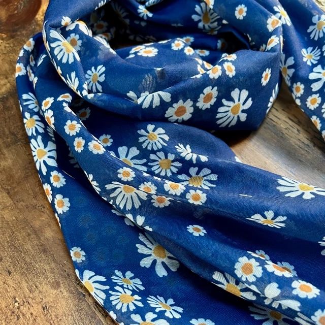 Beautiful Ditsy Daisy Print Scarf - Navy Blue