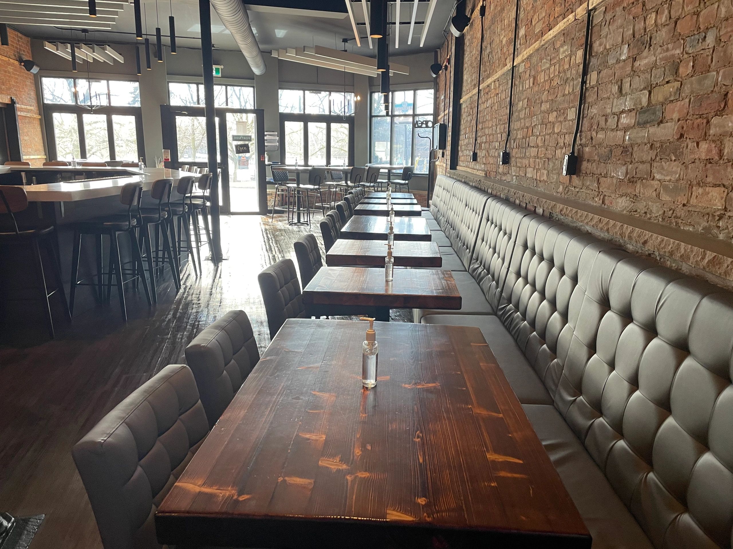 PORTSIDE Social Bar & Kitchen - Restaurant - Port Dalhousie, Ontario