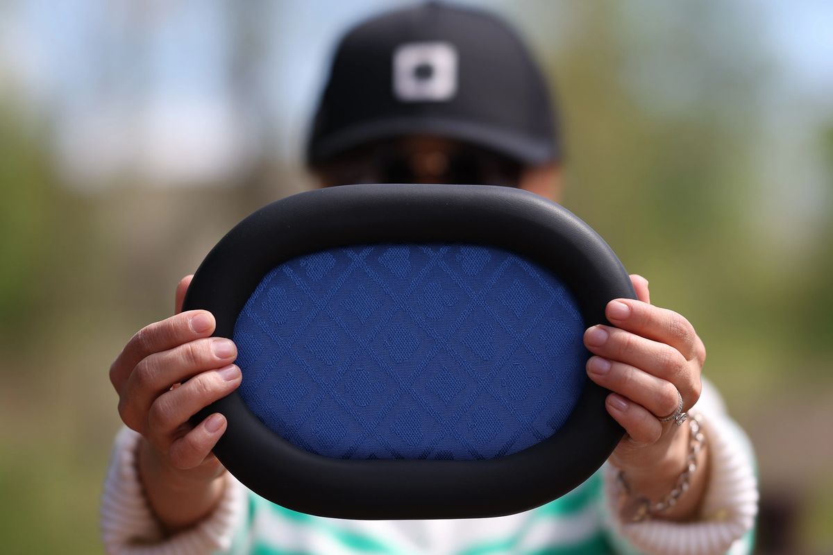 Shuffle Station Pro - Deep Ocean Blue