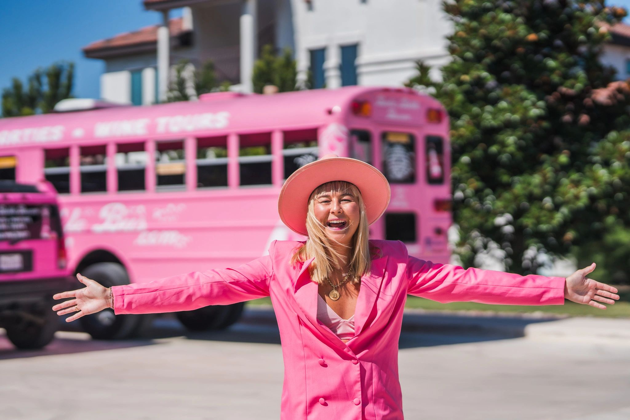 BROOKE’S BUBBLE BUS