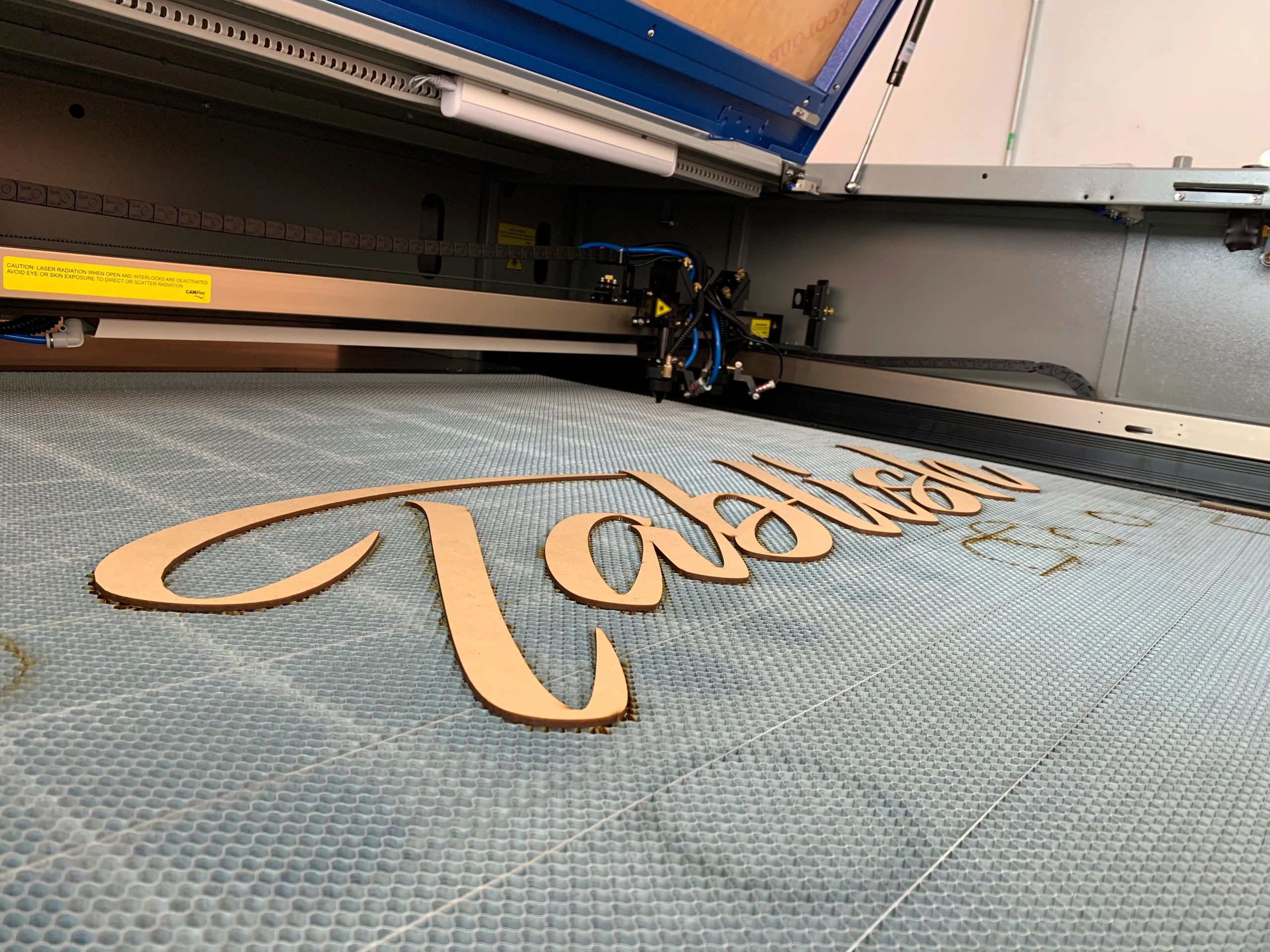 Corte Laser en Madera, Acrílico, Papel Y Tela - Tablish