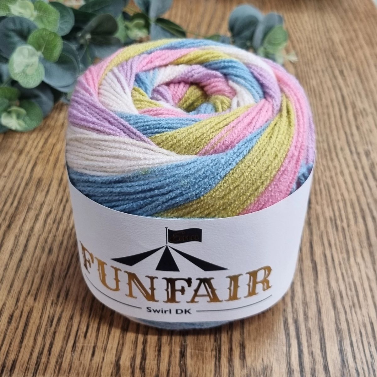Emu Funfair Swirl DK - Carousel (008)