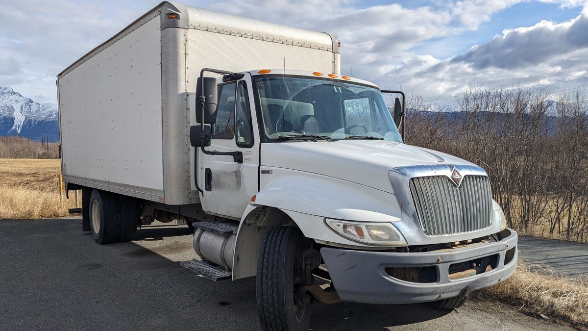 2011 International Box Truck
