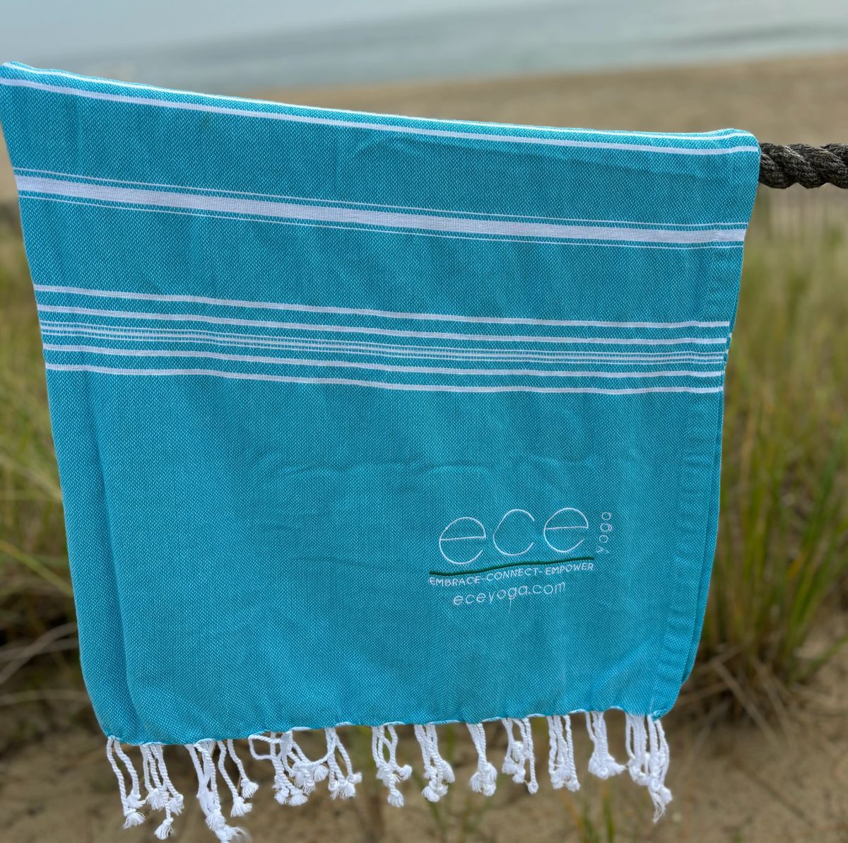 Cali Throw - ECE Yoga Edition (Aquamarine/White)