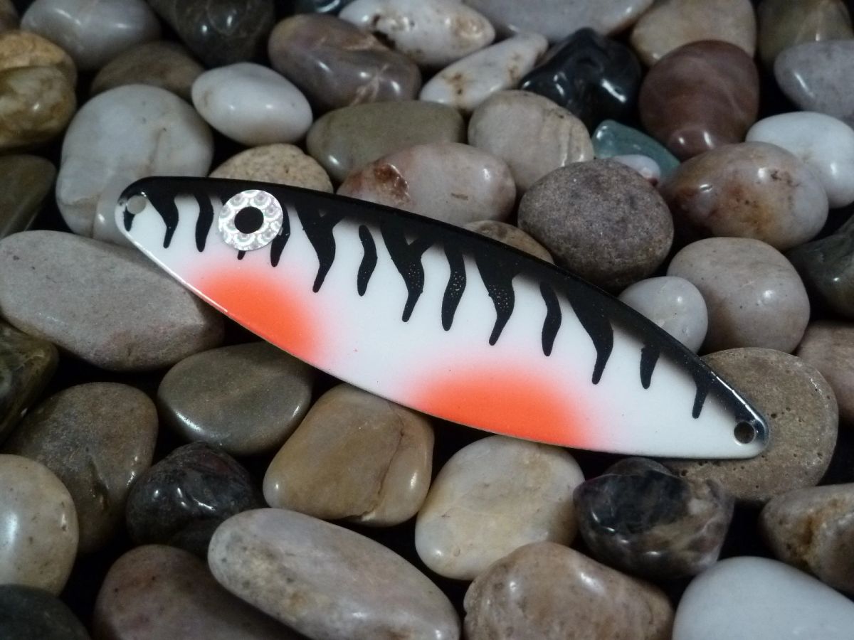 372 Black Piranha Dual Glow