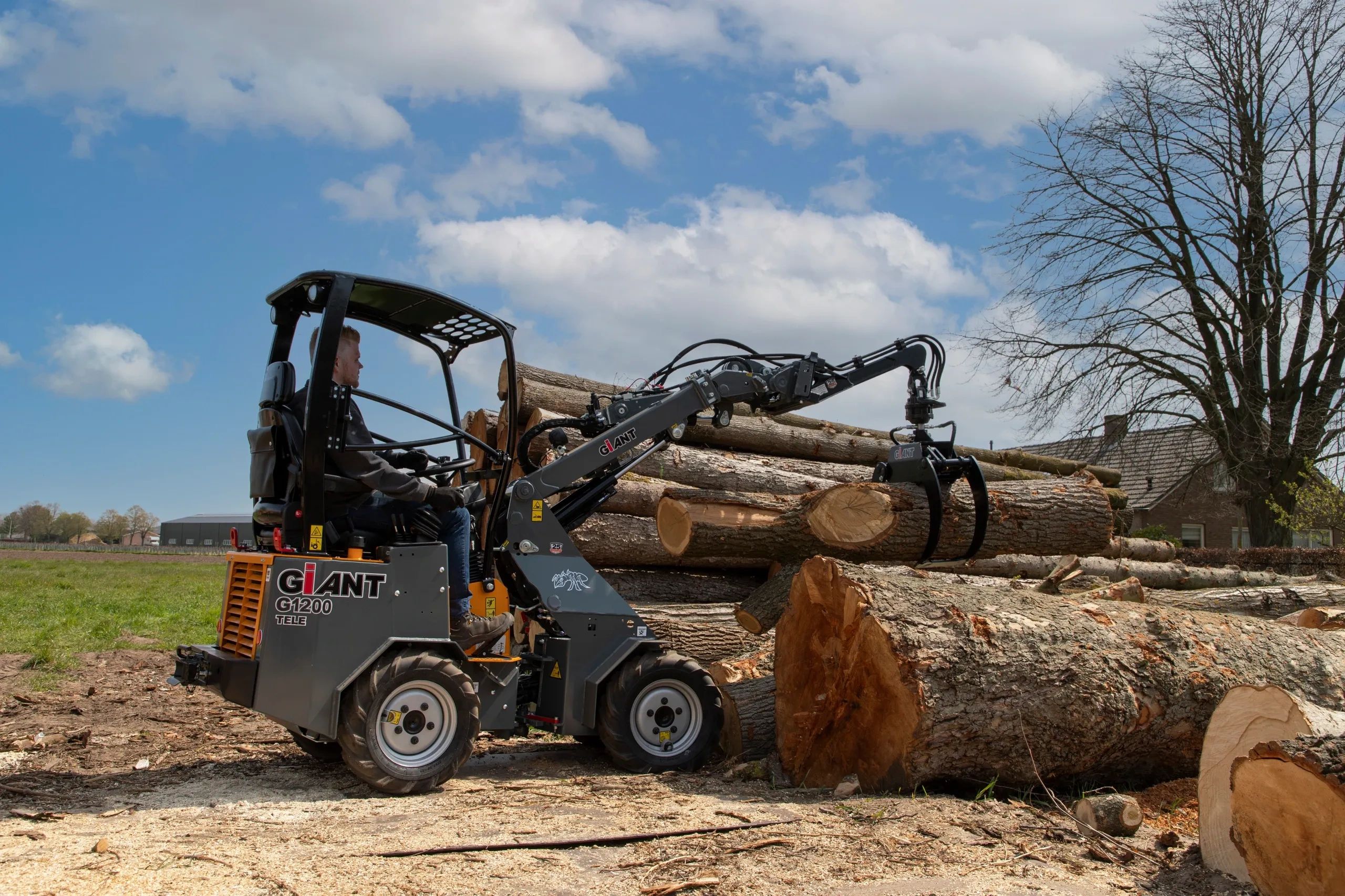 EarthworX Equipment - Giant Loaders, Equipment Sales