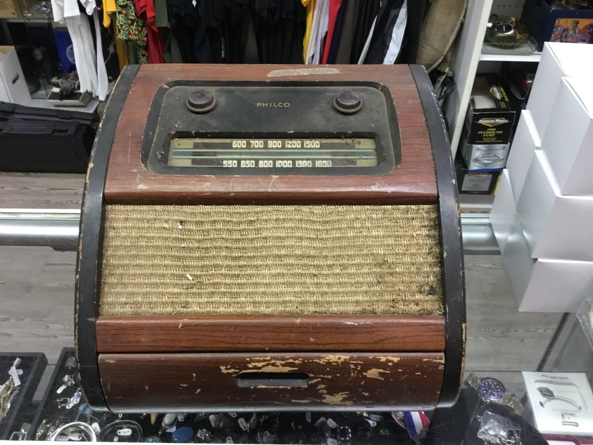 Philco 46-1201 tube radio Phonograph record player