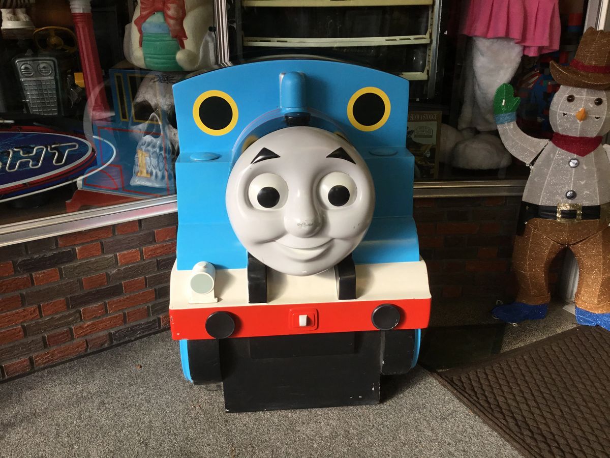 Thomas the train toysrus Display very large and heavy