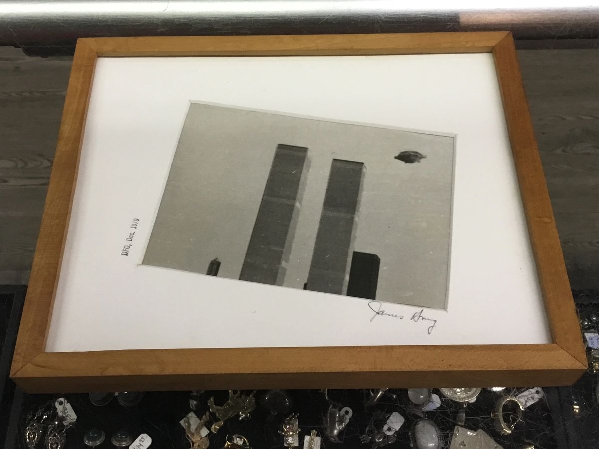 Original photo of a U.F.O. from 1979 UFO & Aliens signed by witness