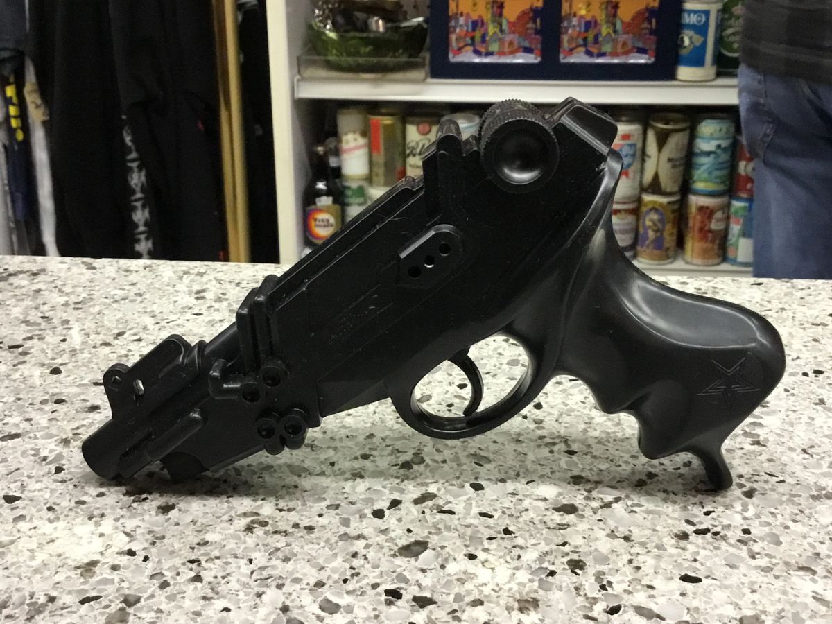 .Cap gun by Edison Giocattoli th3 Tharos space gun