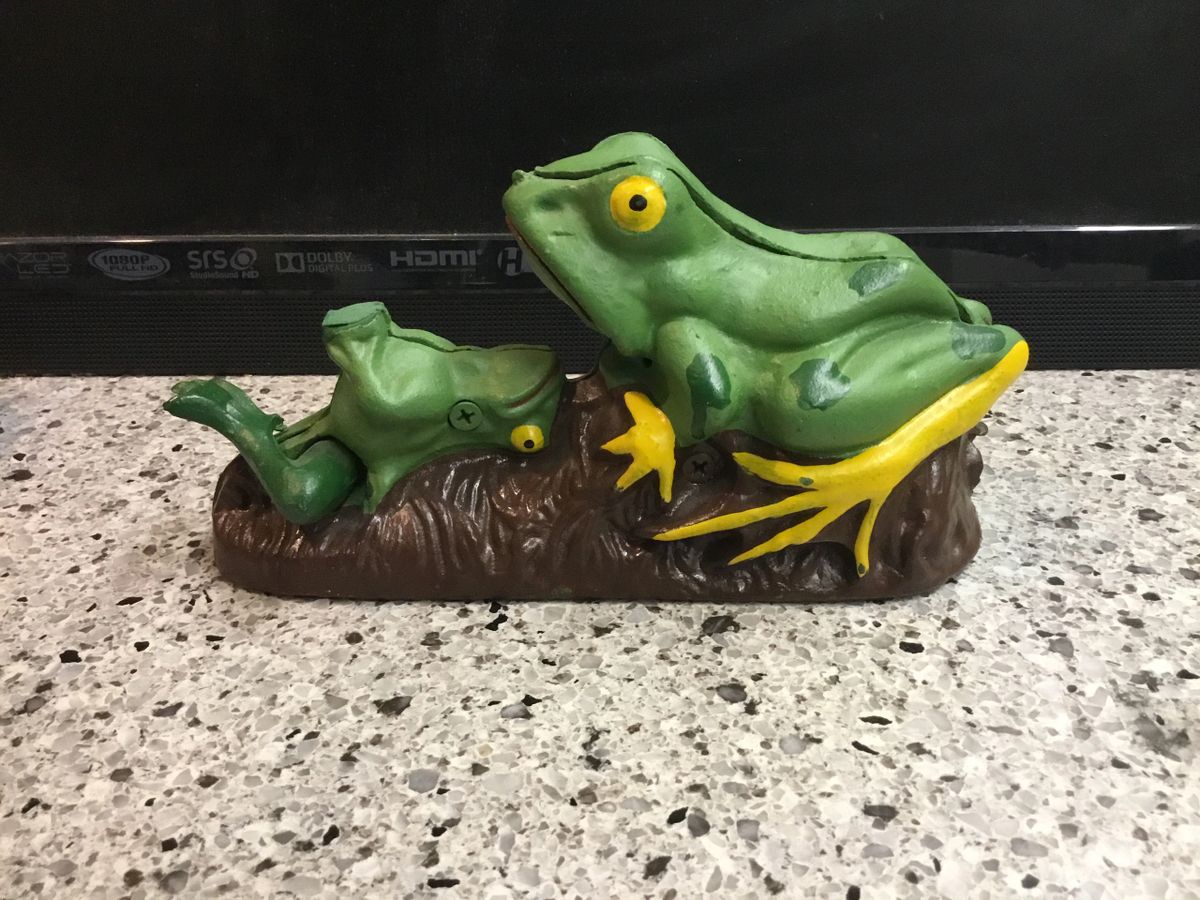 .Frog mechanical bank cast iron