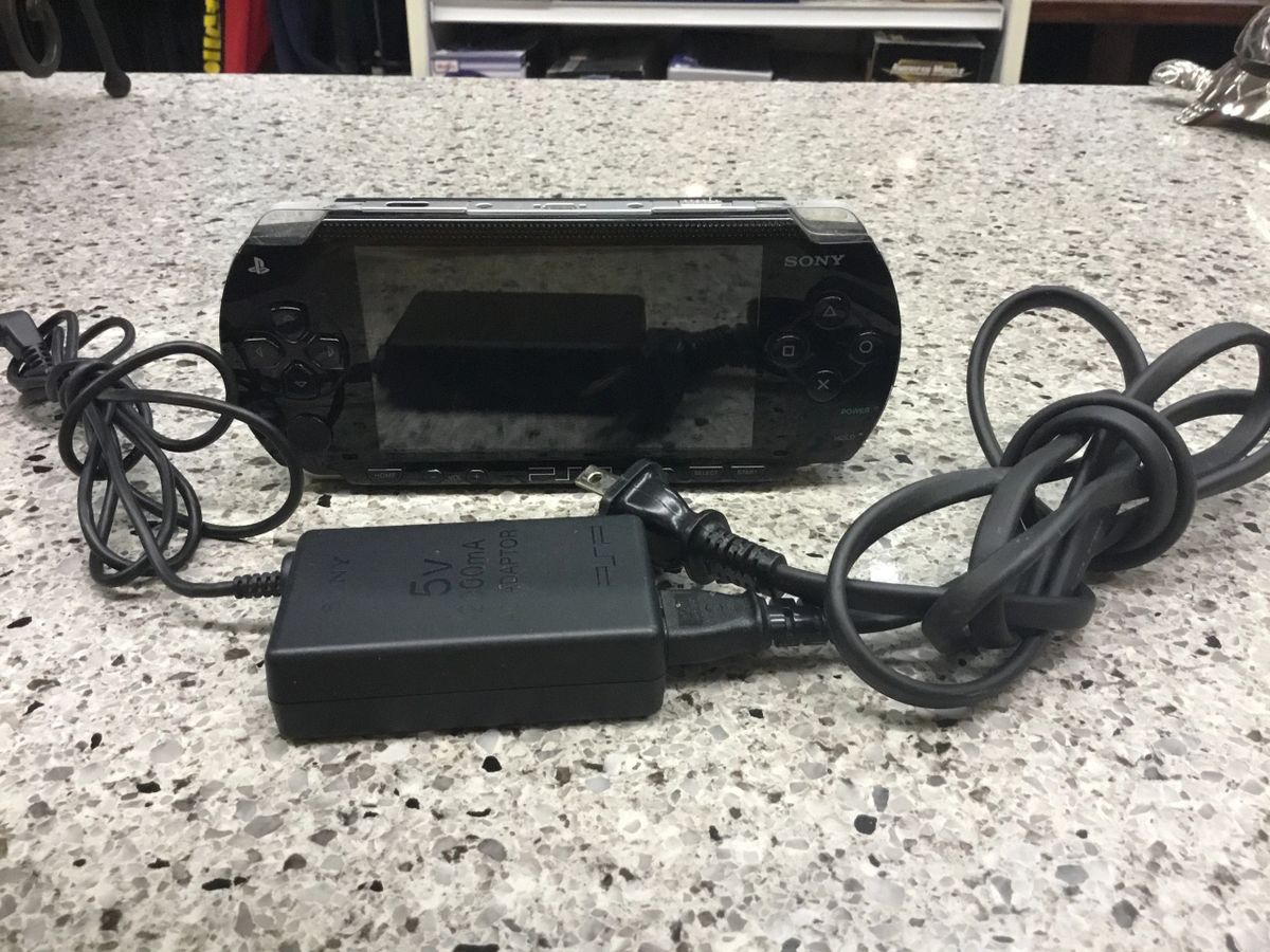 Psp 1001 works with battery, game, charger