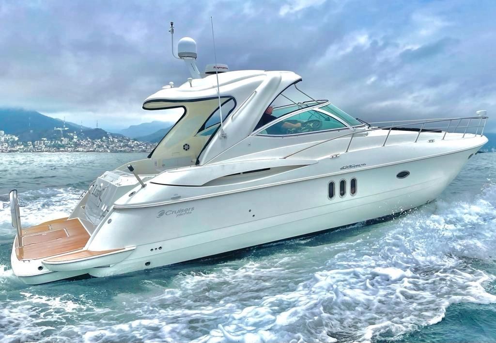 Experience the Ultimate Yacht Adventure Today