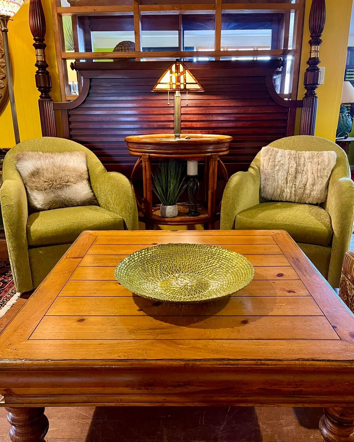 Three Sisters Consignment - High-End Consignment, Home Decor