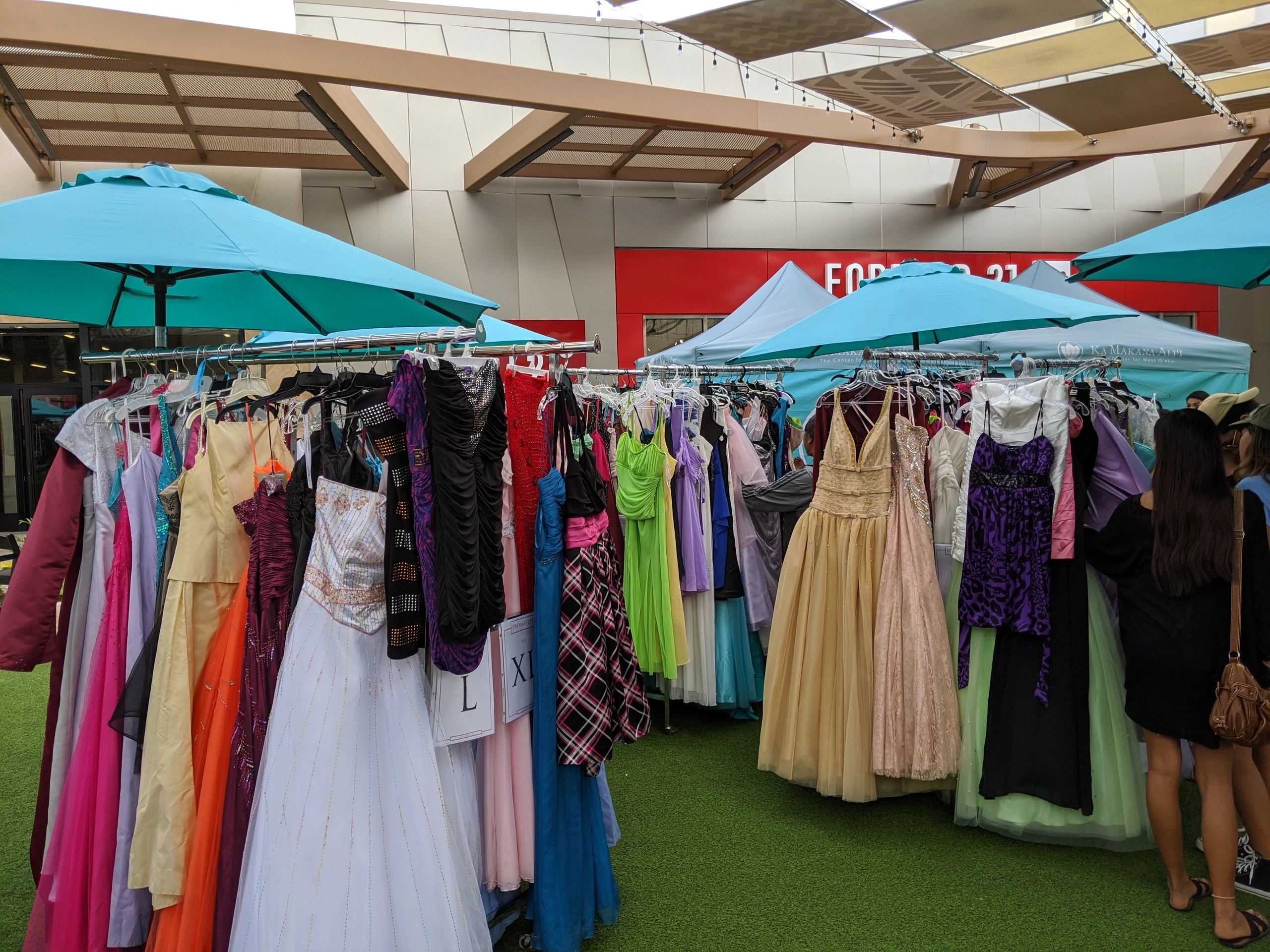 Promville's Hawaii Prom Expo + Prom Dress Drive & Giveaway - Home