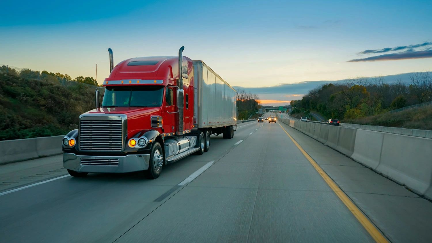 Cómo elegir el mejor servicio de transporte con trailers