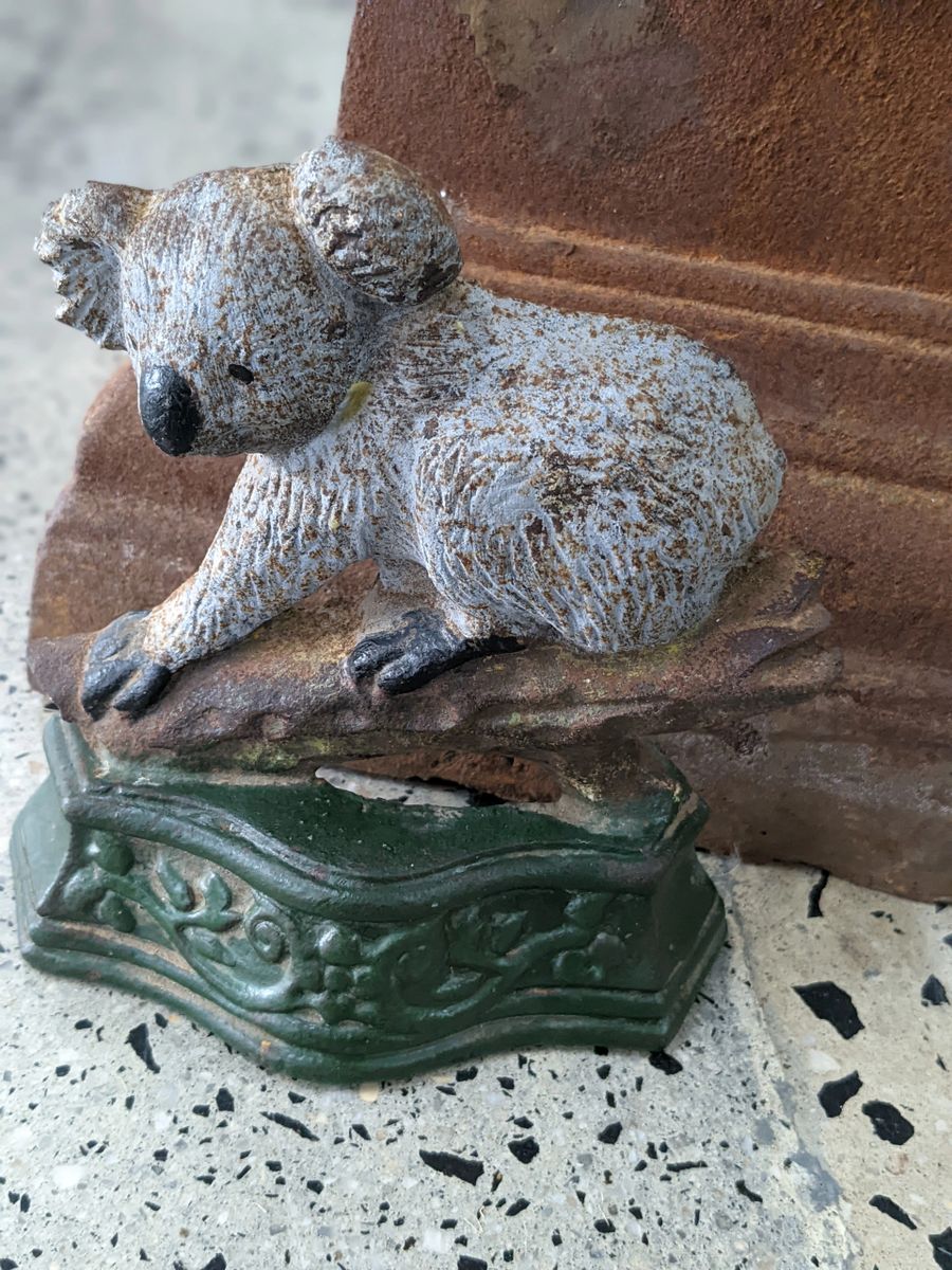 VINTAGE CAST IRON KOALA DOOR STOP