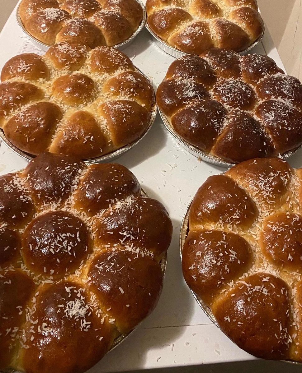 MACATIA COCO ( Family Pull Apart Brioche filled with Coconut)-500g ...