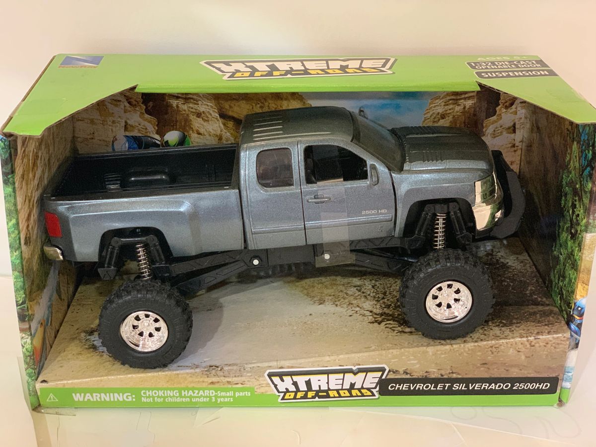 Chevrolet Silverado Metallic Pickup