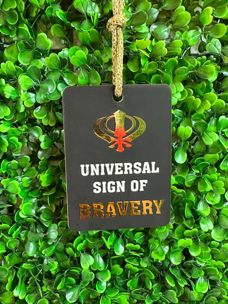 UNIVERAL SIGN OF BRAVERY GOLDEN BLACK
