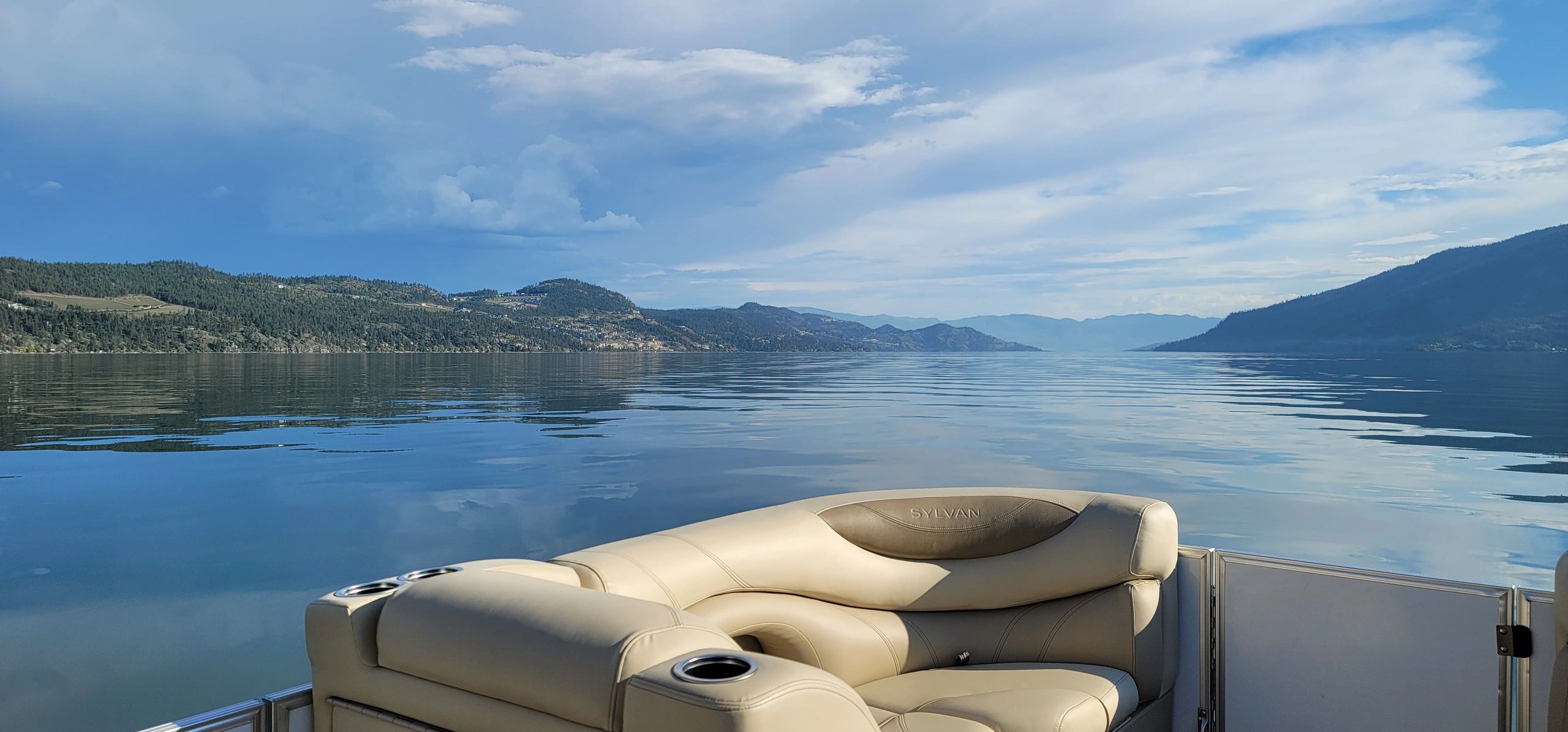 Lake Life Pontoon Cruises: Boat Rental & Private Captained Boat Cruises