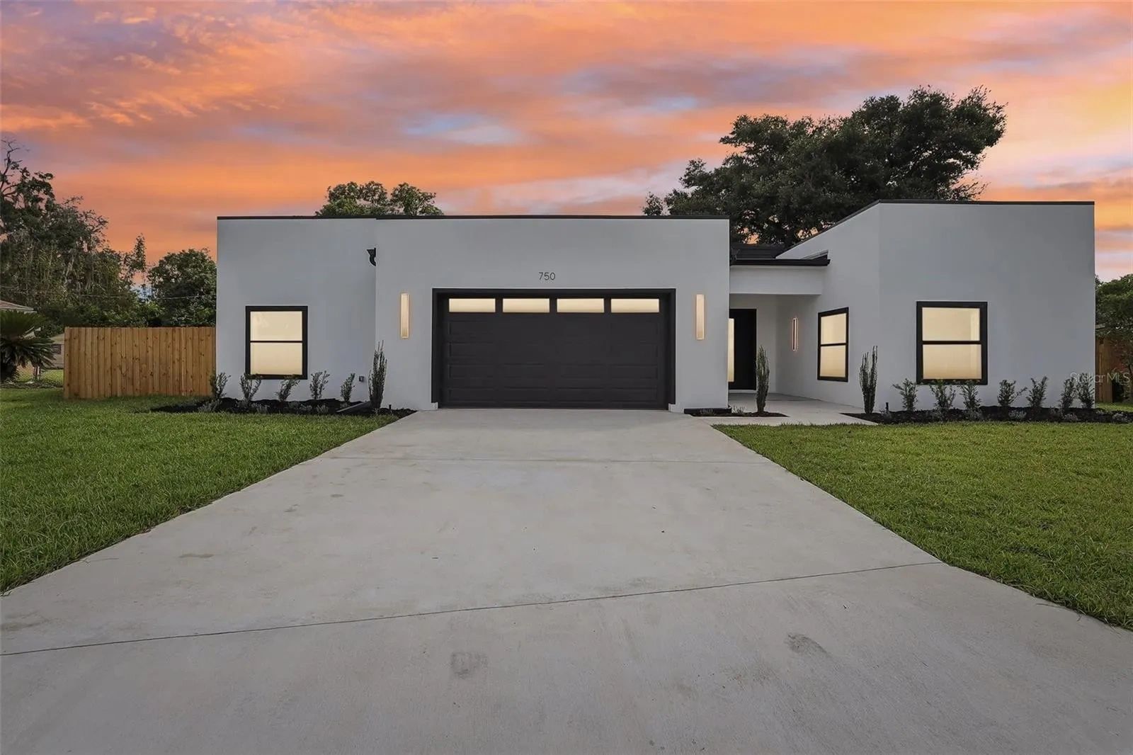 Stratus Profesional Building