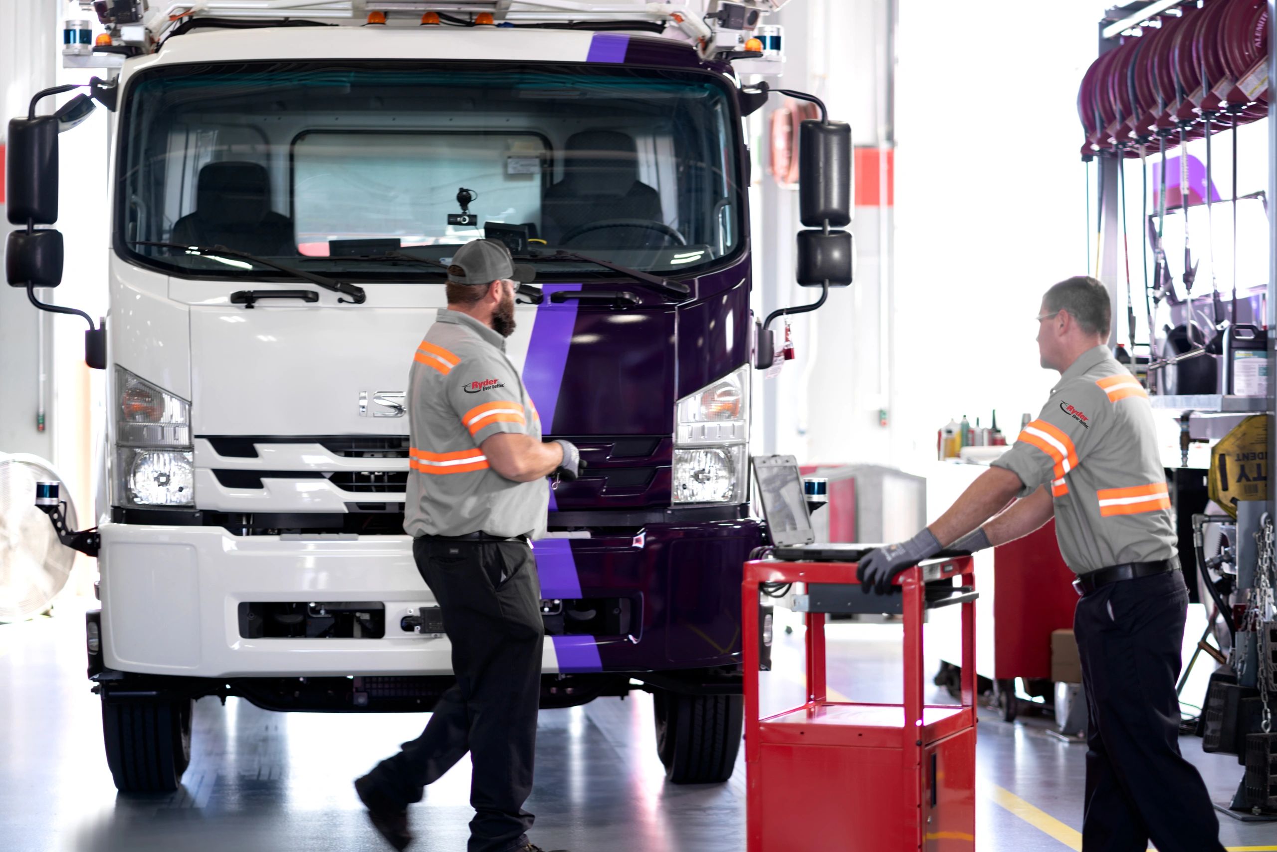 Ryder Invests in Gatik For Autonomous B2B Delivery Network