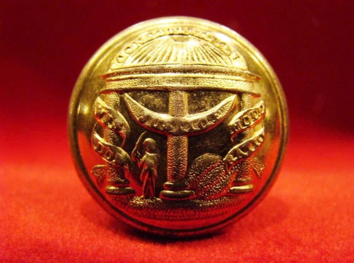 UNBELIEVABLE EXCAVATED GEORGIA COAT BUTTON (ALBERT'S GA 2A) WITH CLOSE ...