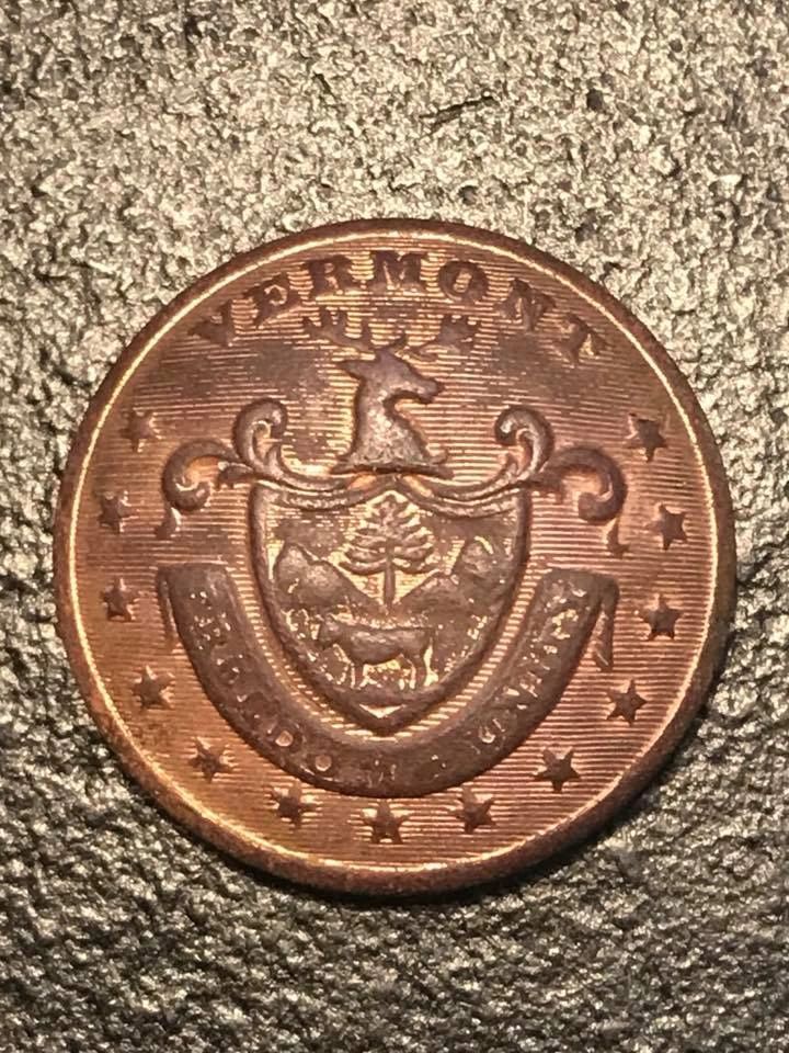 EXCELLENT Vermont Coat Button with SCOVILL MFG CO WATERBURY backmark!!!