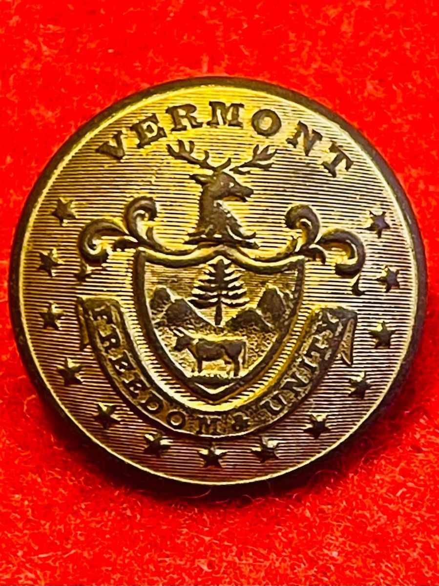 BLINDING DUG COAT VERMONT BUTTON (ALBERT'S VT 9, TICE VT230A6) WITH 99 % BRIGHT GILT ...