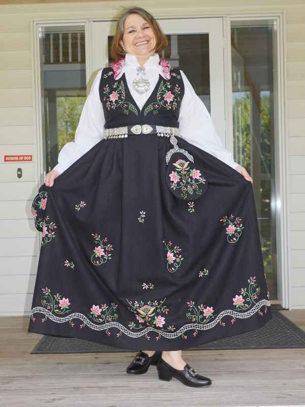 Bunad Creations - Bunad, Norwegian Traditional Costumes, Embroidery