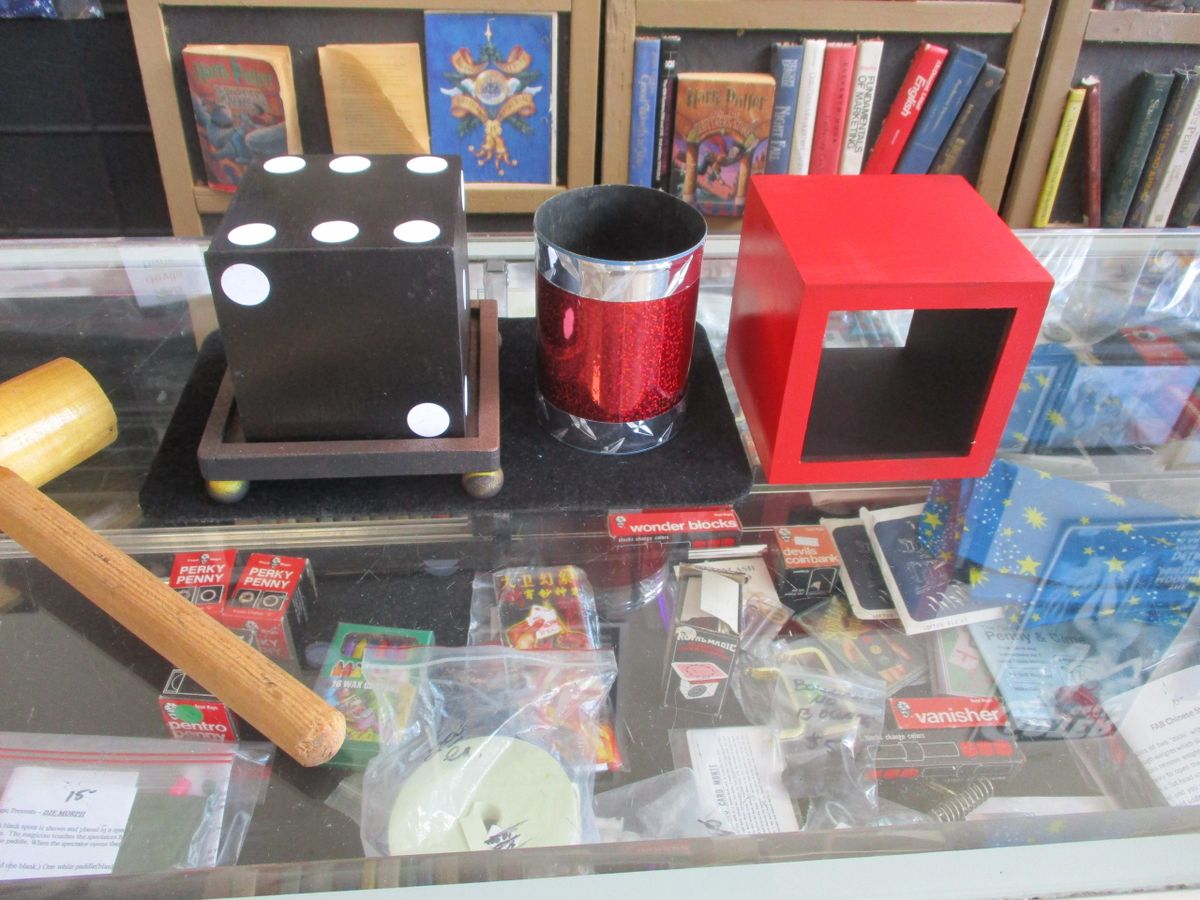 REFURBISHED MAGIC PROPS