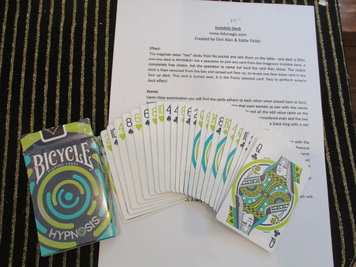 INVISIBLE DECK, HYPNOTIC BICYCLE CARDS - FAB