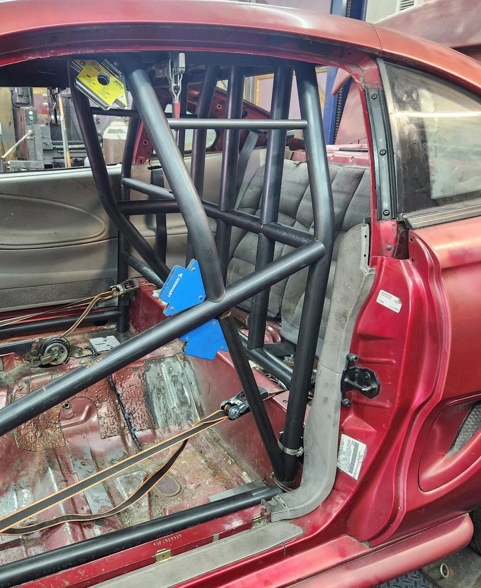 94-04 8.50 Cage Funny Car Driver Enclosure