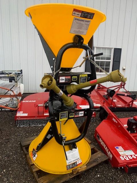 BUSH HOG FSP500 FERTILIZER SPREADER