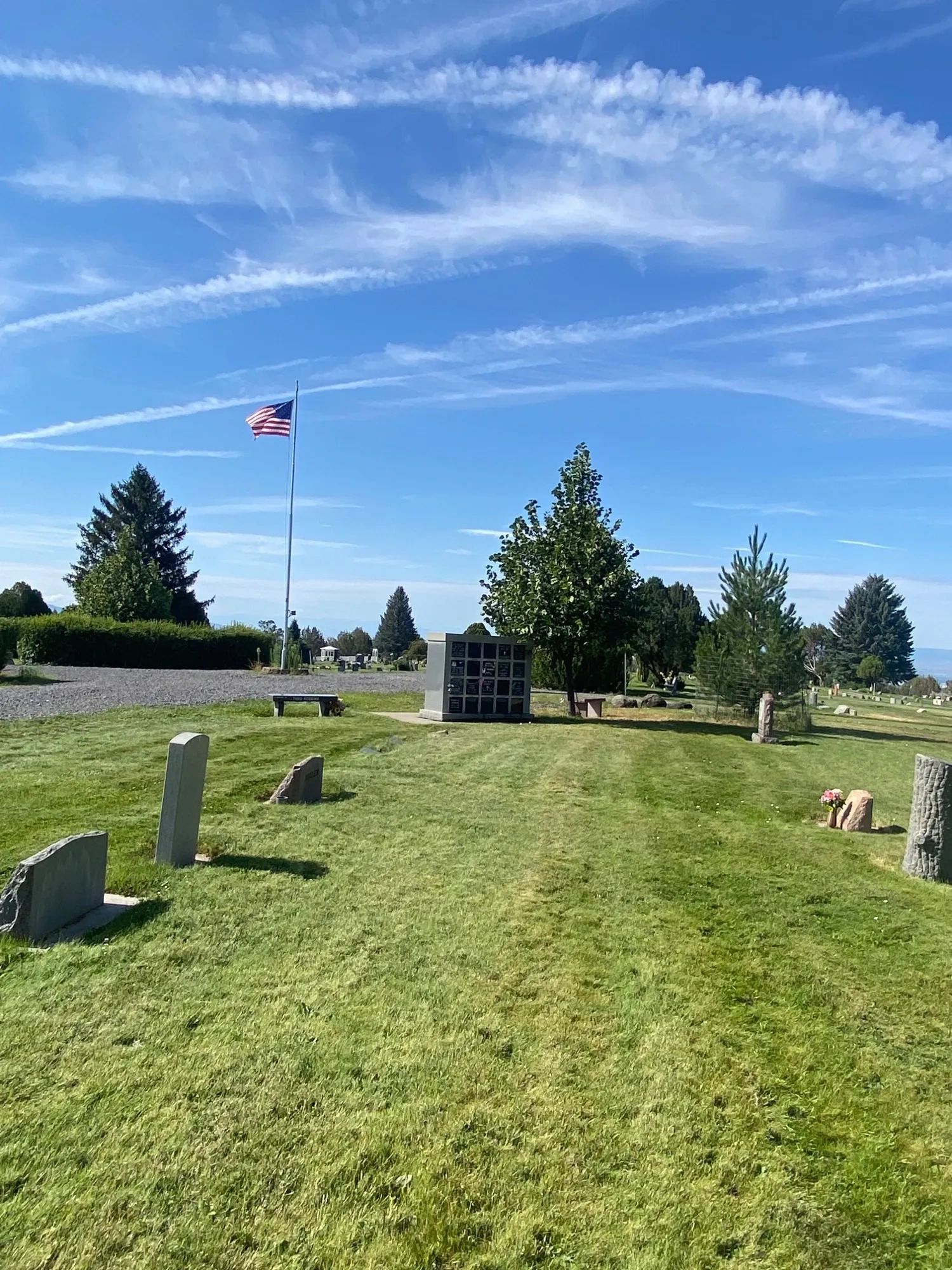 cedaredgecemetery.org