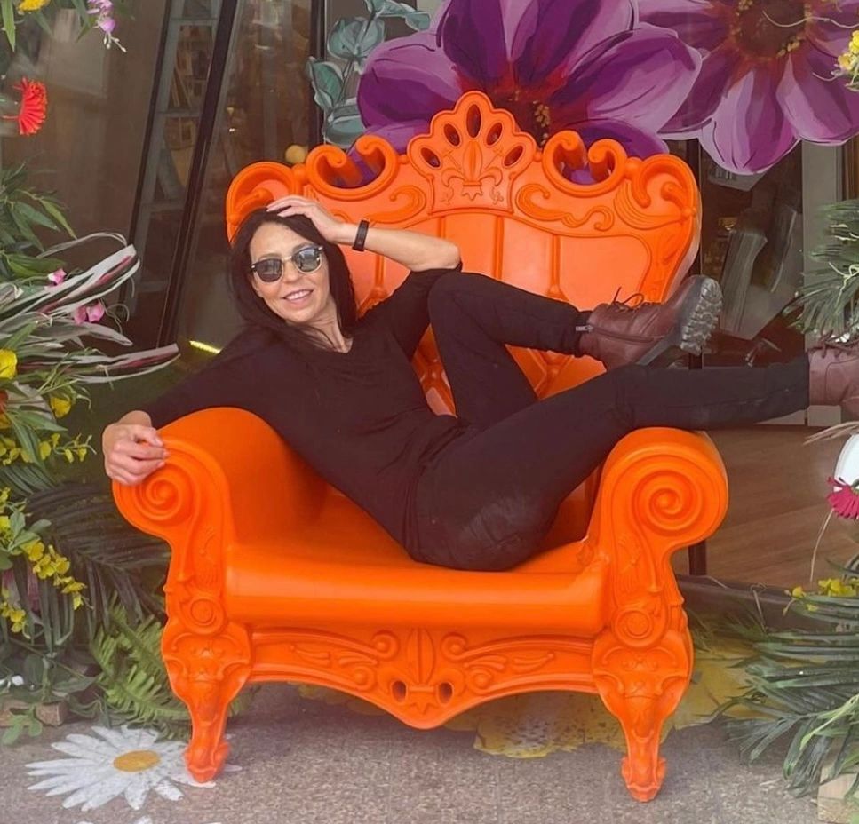 Meet Raina Weilenman: A Rising Star in the Art World - Rick Ollie