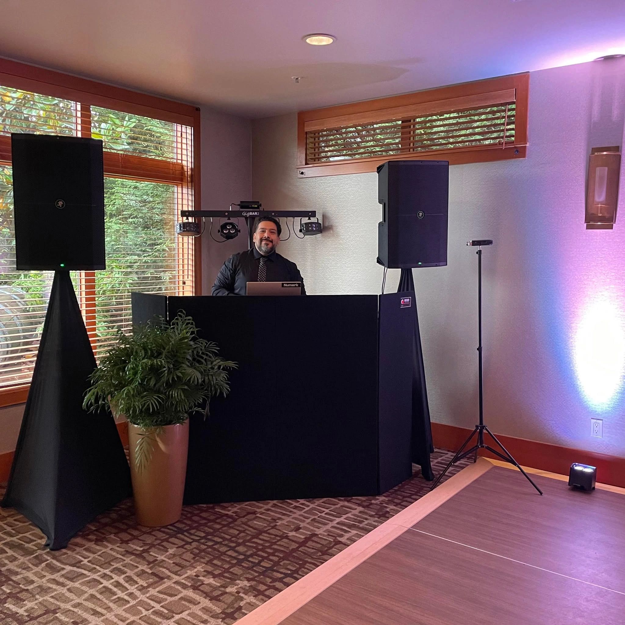 Silva Sound: Your Premier Wedding DJ Services