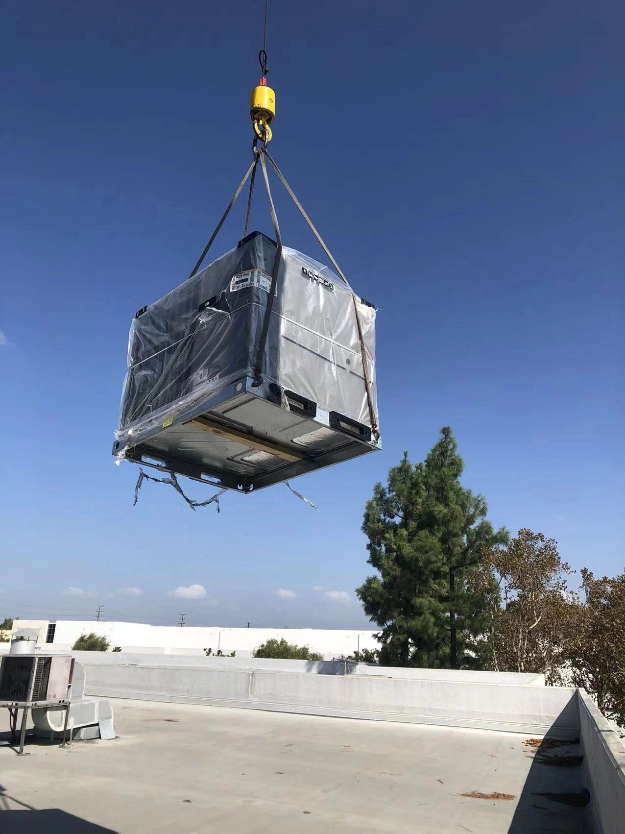 4-Ton Commercial Heat Pump Roof Unit. 460Vs, 3 phase