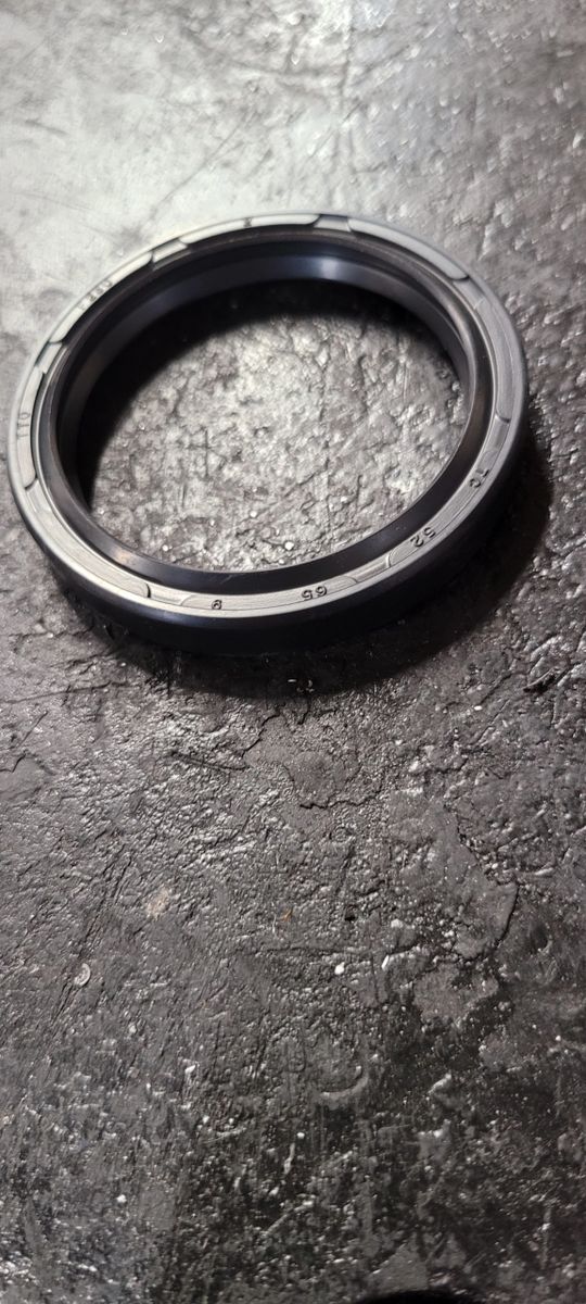 REAR AXLE SEAL - STANDARD RUBBER SEAL