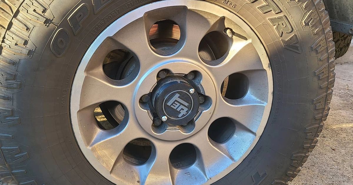 Bolt on Center cap FJ80 FZJ80 LX450