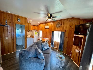 Cabin 3 | BLUE MOON RESORT