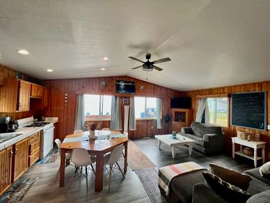 Cabin 4 | BLUE MOON RESORT