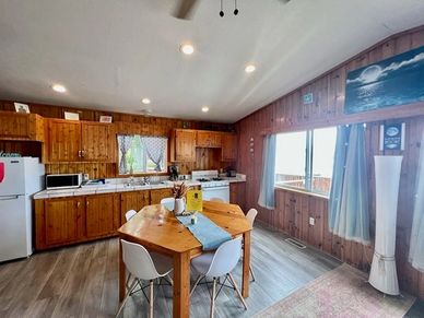 Cabin 4 | BLUE MOON RESORT