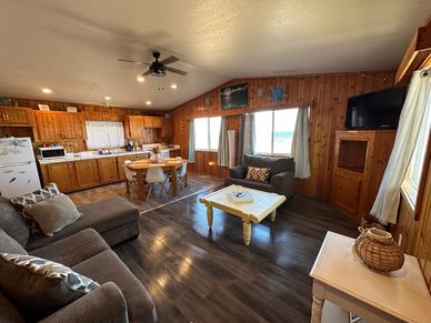 Cabin 4 | BLUE MOON RESORT