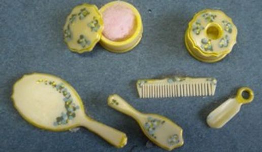 Dollhouse Miniatures - Suzanne's Miniatures