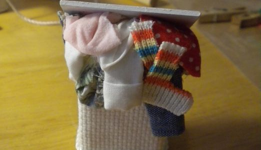 Dollhouse Miniatures - Suzanne's Miniatures