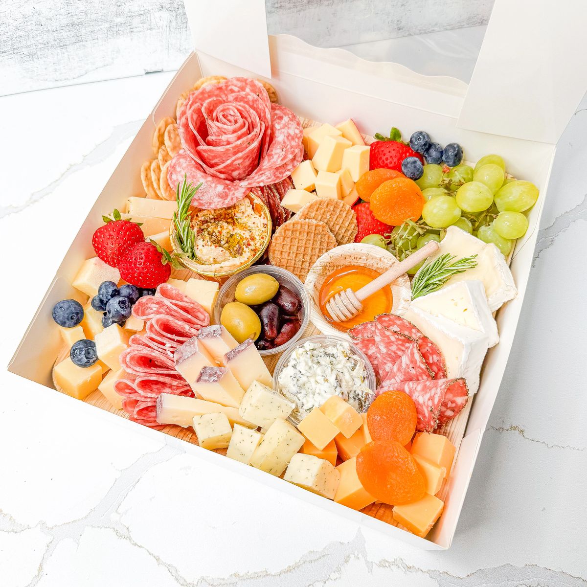Medium Picnic Box (Serves up to 4)