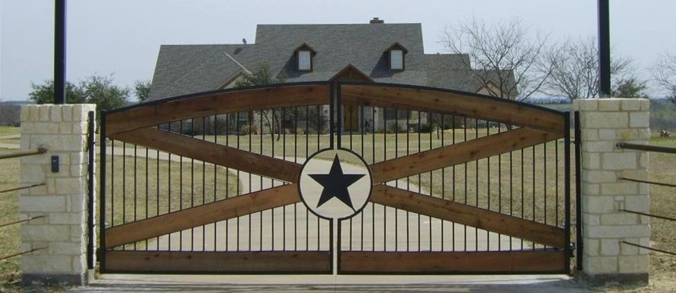Texas Star Metal And Wood Driveway Gates 77 Gorgeous Garden Gates